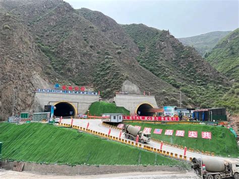 G310线尖共公路唐色隧道双幅顺利贯通 澎湃号政务 澎湃新闻 The Paper