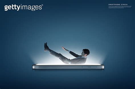 그래픽이미지 사회이슈 주제 스마트폰 중독 스트레스 커뮤니케이션문제 커뮤니케이션 무관심 감옥창살 감방 화이트칼라 전문직 남성 이미지