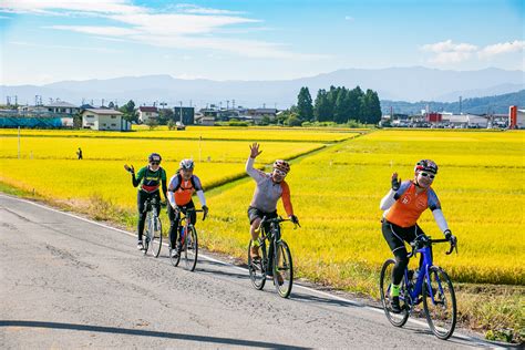 高畠の田園地帯を駆け抜けていく cyclowired