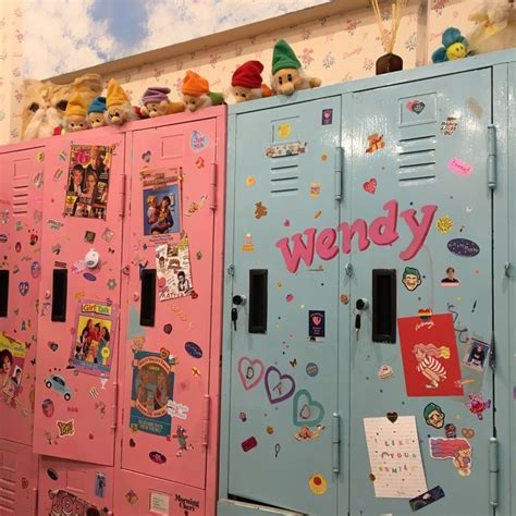 Pin By Chu On 하이틴 사물함 Seni Estetika Seni Desain