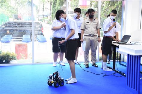 พิธีเปิดห้องcoding and robotics center จัดสร้างจากเงินระดมทรัพยากร