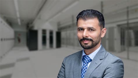 كيف تؤثر استراتيجيات إدارة البيانات والذكاء الاصطناعي على العملاء