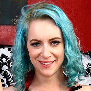 Jeze Belle Photos Watch Her Free Hq Galleries At Freeones