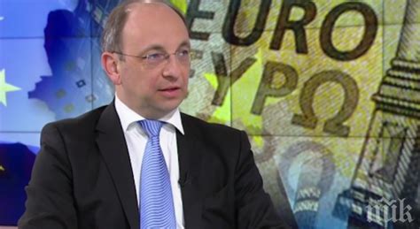 Николай Василев вижда Еврозоната през розов макарон ще сме хем по