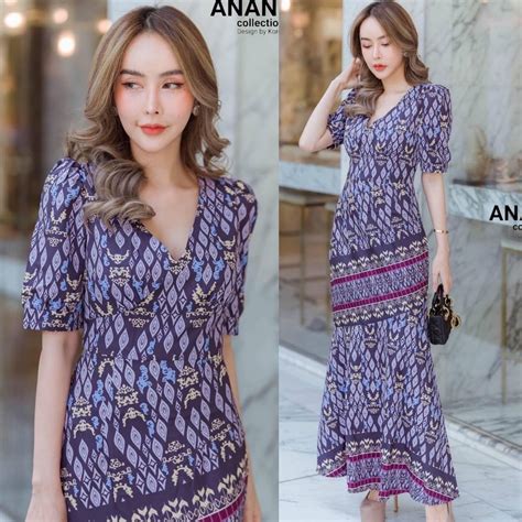 เดรสยาวทรงหางปลา ลายไทยประยุกต์ ใช้เนื้อผ้าเยอะมาก ชายพริ้วๆ อลังมากๆๆ แม่ งานสวยจริงๆค่ะ