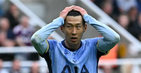 홀대 너무하네 10년 헌신 1700억 거절→1년 연장 옵션 통보 손흥민 바르샤 맨유 이적 내년까지 없다 옵션 발동 예정