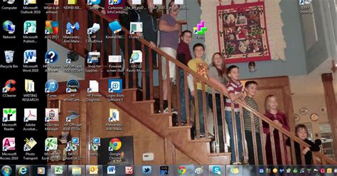 THE HUB Clean Your Desktop