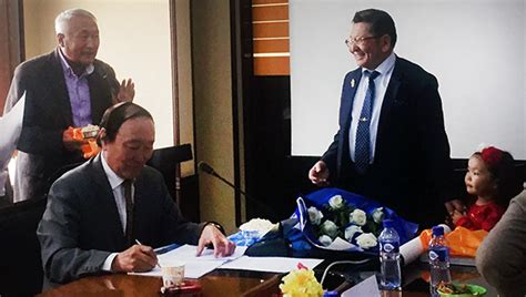 Биологийн Шинжлэх Ухааны доктор профессор Г Очирбат багшийн “Ургамал зөгий судлал хагас зуун