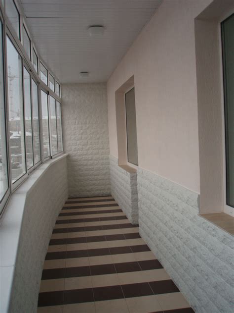 Укладка плитки на балконе 36 фото