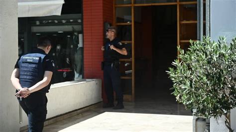 ΜΕ ΜΙΑ ΜΑΧΑΙΡΙΑ ΣΤΗΝ ΚΟΙΛΙΑ ΞΕΨΥΧΗΣΕ 46ΧΡΟΝΟΣ ΣΤΗ ΝΕΑ ΣΜΥΡΝΗ ΣΤΟ ΑΣΤΥΝΟΜΙΚΟ ΤΜΗΜΑ ΚΡΑΤΕΙΤΑΙ Η