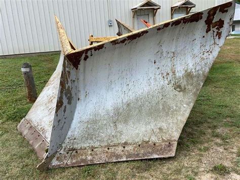 Falls V Plow For Motor Grader Mclaughlin Auctioneers Llc Mc