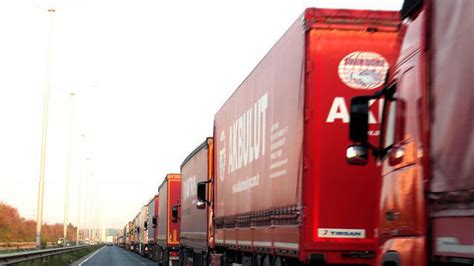 Опашката от камиони на границата ни с Гърция достига 12 километра Новини бг