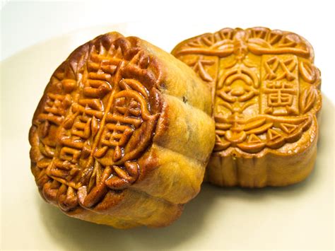 celebrate the mid autumn festival with mooncakes from these shops