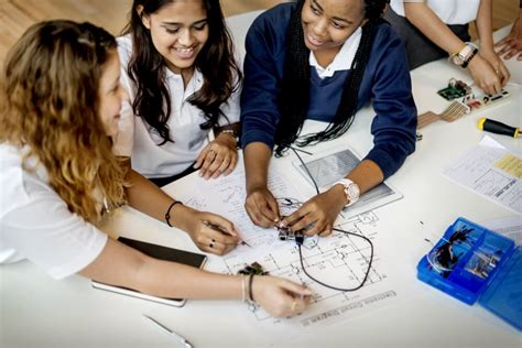 Women In Stem Where Are The Missing Girls Teachwire