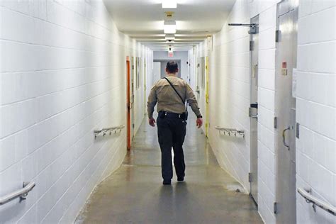 Inmate Found Unresponsive In Gc Jail Cell Dies At Area Hospital