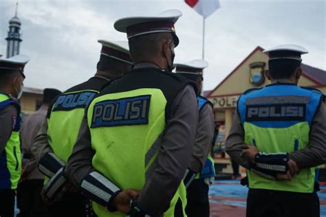 4 900 Indonesian Police Foto Stok Potret And Gambar Bebas Royalti Istock