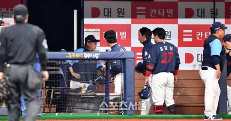 포토 ‘6연패에 빠진 자이언츠 베테랑 병살타에 속터진 김태형 감독
