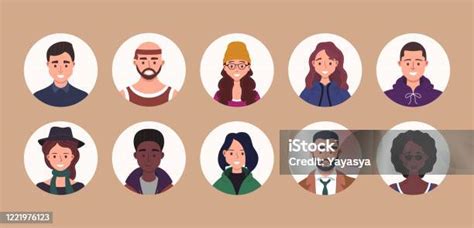 피플 아바타 번들 세트 사용자 초상화 다른 인간의 얼굴 아이콘입니다 남성과 여성 캐릭터 미소 짓는 남자와 여자 캐릭터 플랫 만화 스타일 벡터 일러스트 귀여운에 대한 스톡