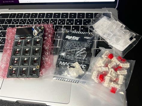 Adafruit Macropad Rp2040 Starter Kitとtinygoでlチカ