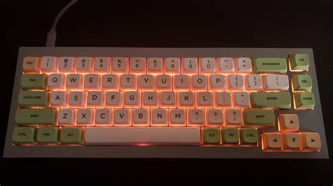 my first custom keyboard keychron q2 boba u4ts pg retro keycaps