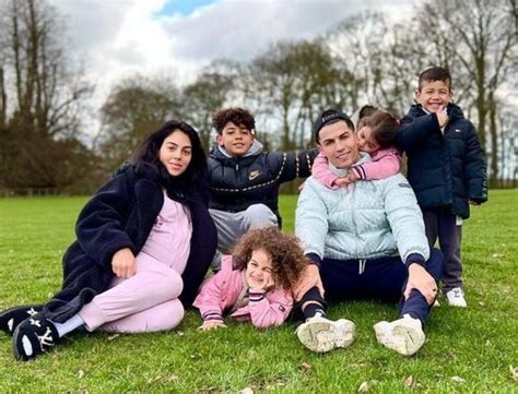 تصاویر کریستیانو رونالدو چند فرزند دارد و مادر هر کدام شان کیست؟