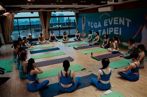 더현대서울 업계 최단 기간 연매출 1조 달성 外