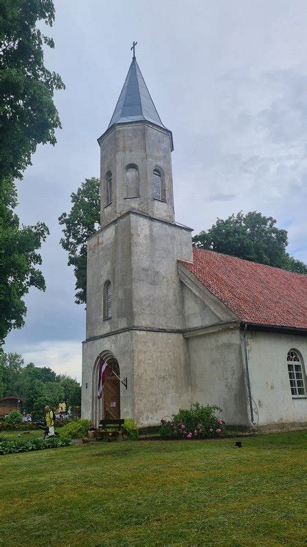 «vērt Durvis Vaļā Nenorobežoties A Izvadīta 11 Baznīcu Nakts Raksts