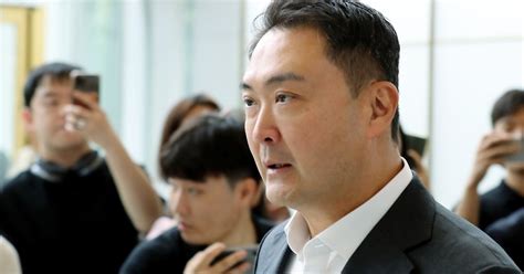 롯데그룹 사장단 회의 참석하는 강성현 롯데마트 대표이사