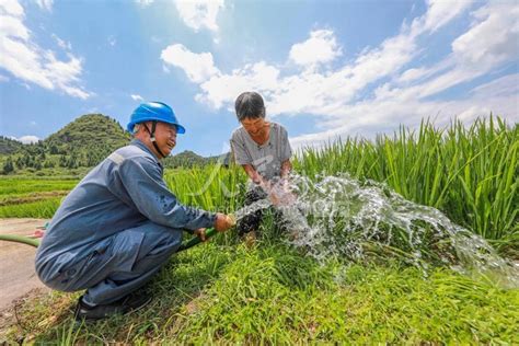 贵州玉屏电力助农灌溉农田 人民图片网