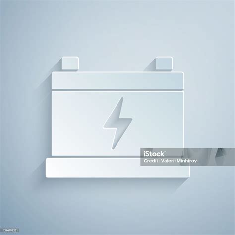 회색 배경에 격리 된 종이 잘라 자동차 배터리 아이콘 어큐뮬레이터 배터리 에너지 전력 및 전기 축적기 배터리 종이 아트 스타일 벡터 3차원 형태에 대한 스톡 벡터 아트 및