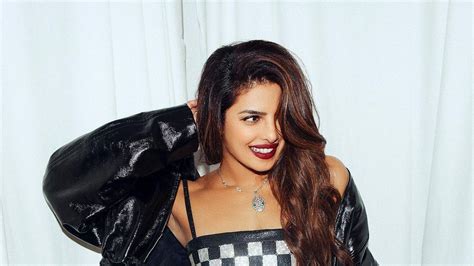 Priyanka Chopra Has Served Her Signature Bold Beauty Look Again Take Notes Vogue India