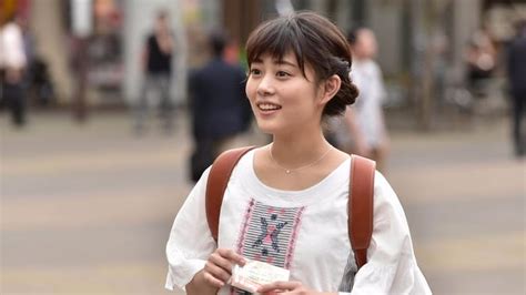 温室里的加穗子 1x1 人人影视分享美剧字幕