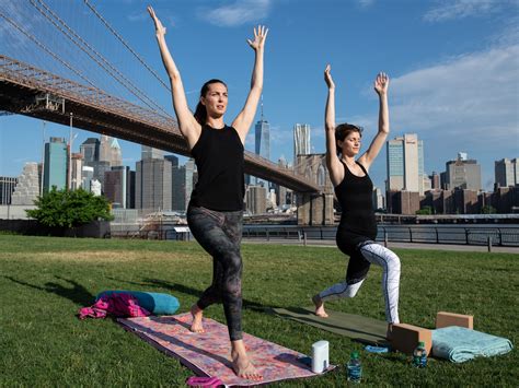 what is rucking how this new fitness trend benefits your body