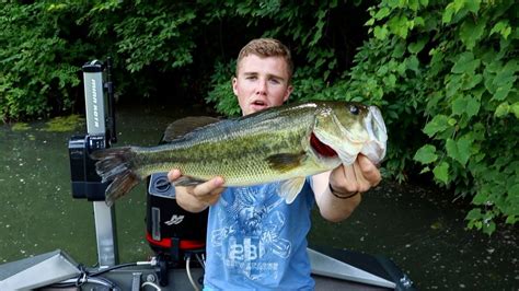 All Day Topwater Bass Fishing Extreme Summer Heat Youtube