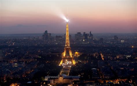 Стадион Айфелова кула Още спорт Париж 2024 Gong Bg