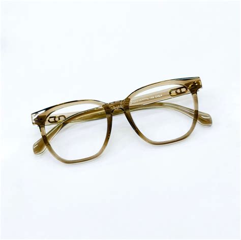 မျက်မှန်နန်းတော် မျက်ရည်ပူကျပြဿနာကို သက်သာအောင် ဖြေရှင်းနည်း တစ်ခါတစ