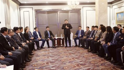 Монгол Улсын Ерөнхий сайд Л Оюун Эрдэнэ хүнс хөдөө аж ахуйн салбарын баялаг бүтээгчидтэй