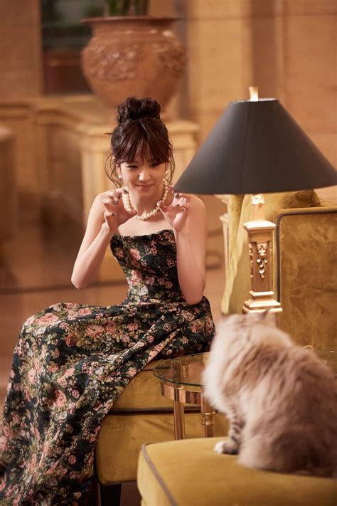 تصاویر جدید منتشر شده توسط وای جی از موزیک ویدیو جیسو 𝐁𝐋𝐀𝐂𝐊𝐏𝐈𝐍𝐊