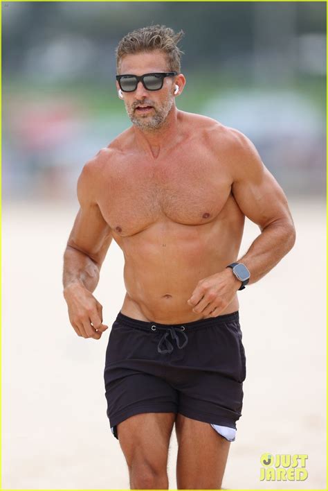 Australias First Bachelor Tim Robards Looks So Fit At 40 See New Shirtless Photos Photo