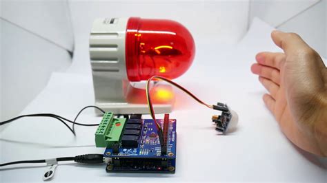 Turn On The Warning Light With Motion Sensor And Phpoc Youtube