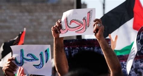 احتجاجات في رام الله تطالب عباس بالرحيل على خلفية مقتل نزار بنات