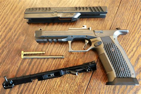 Laugo Alien Keskinkertaisen Ampumaurheilijan Päiväkirja