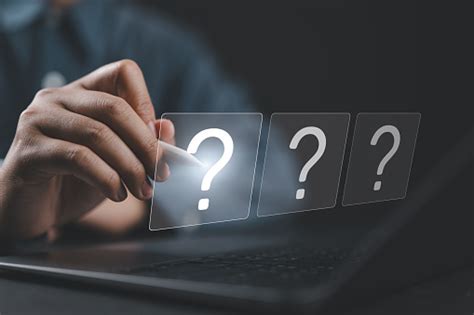 노트북에 물음표가 표시됩니다 묻기 답변 비즈니스 Faq 생각하기 궁금해하기의 개념 질문 기술 브레인스토밍 및 문제 해결 가리키기에 대한 스톡 사진 및 기타 이미지 Istock