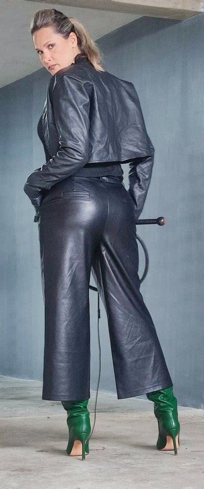Goddess Joanna In Sexy Leather Tumbex
