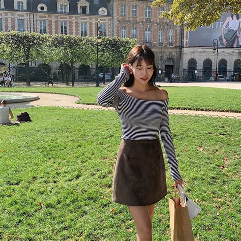 켄델 오프숄더 티