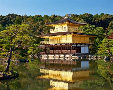 Kinkakuji寺庙 库存图片 图片 包括有 金子 遗产 拱道 自治权 绿色 森林 目的地 21702453