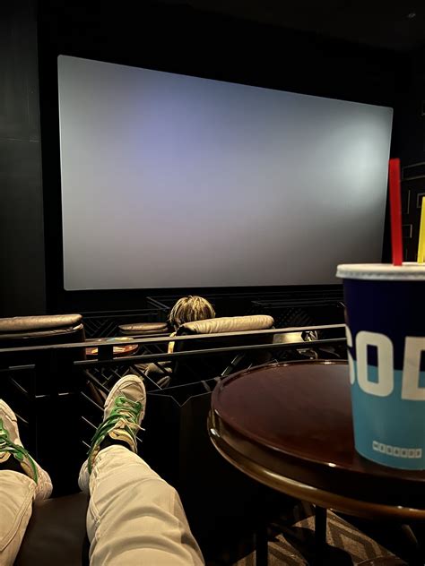 영화보러옴 ㅇㅇ 끝나고 섹스까지할꺼 ㅋ 주식 에펨코리아