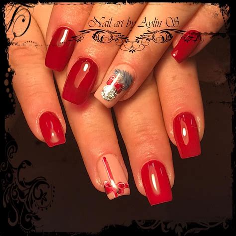 💅🏻💕 Nailart Някой и друг изграден нокът 😅 и пореден коледен маникюр в червено декориран с