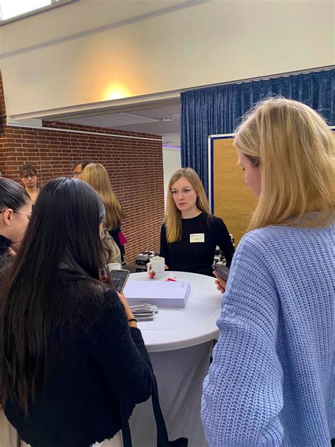 Karrieremesse Dr Verena Dimarch