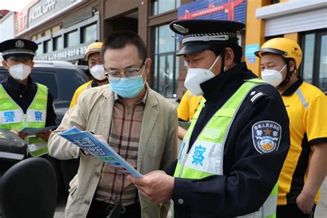 一盔一带 宣传不止步 提示不放松 白城交巡警开展“一盔一带”宣传教育活动澎湃号·政务澎湃新闻 The Paper